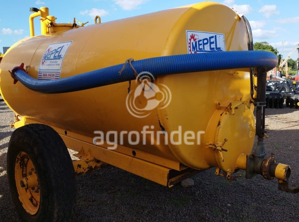 Distribuidor de Fertilizante Líquido Mepel DAOL VÁCUO 4000 ano 2011 | agrofinder